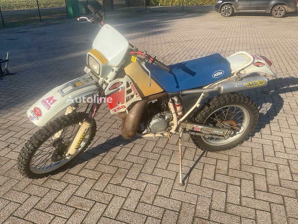 Prodaje se KTM 250 motocikl na aukciji