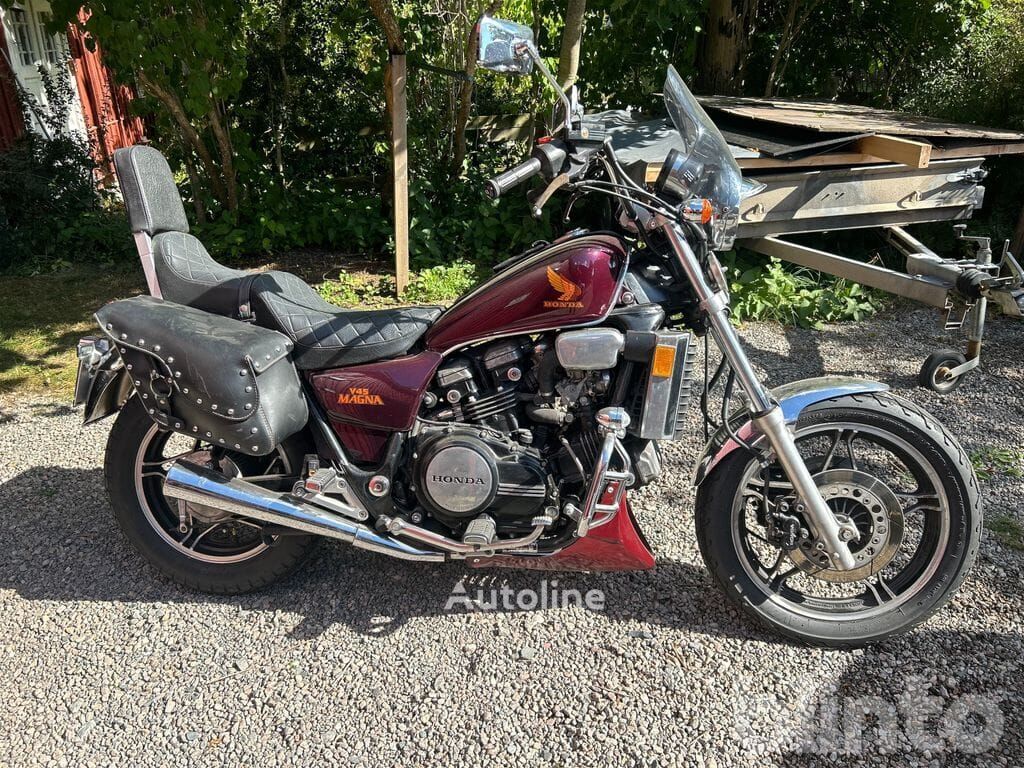 Prodaje se Honda VF 750C RC 09 motocikl na aukciji