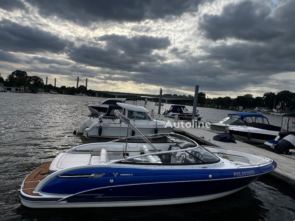 Bayliner FORMULA 240 BR motorna jahta