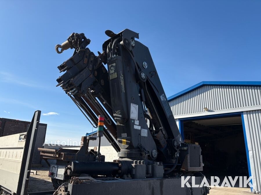Prodaje se HIAB 211 EP-4 karoseriju platformu na aukciji