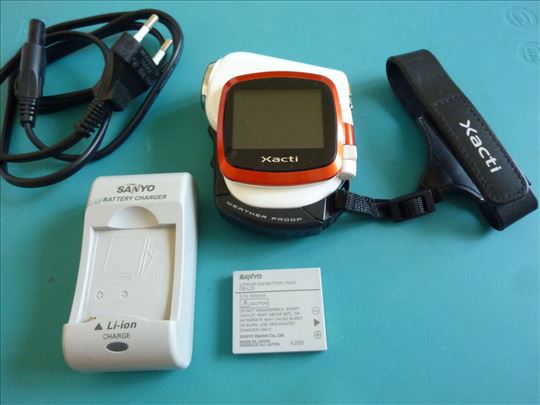 Sanyo VPC-CA6EX - digitalna kamera 6MPix + punjač