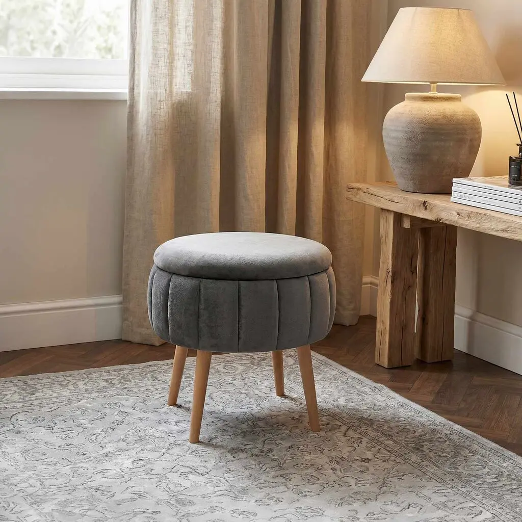 Atelier del Sofa Tabure, Tamnosivi