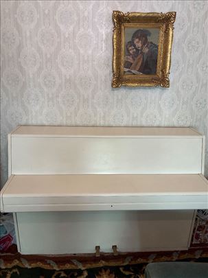 Prodajem Pianino