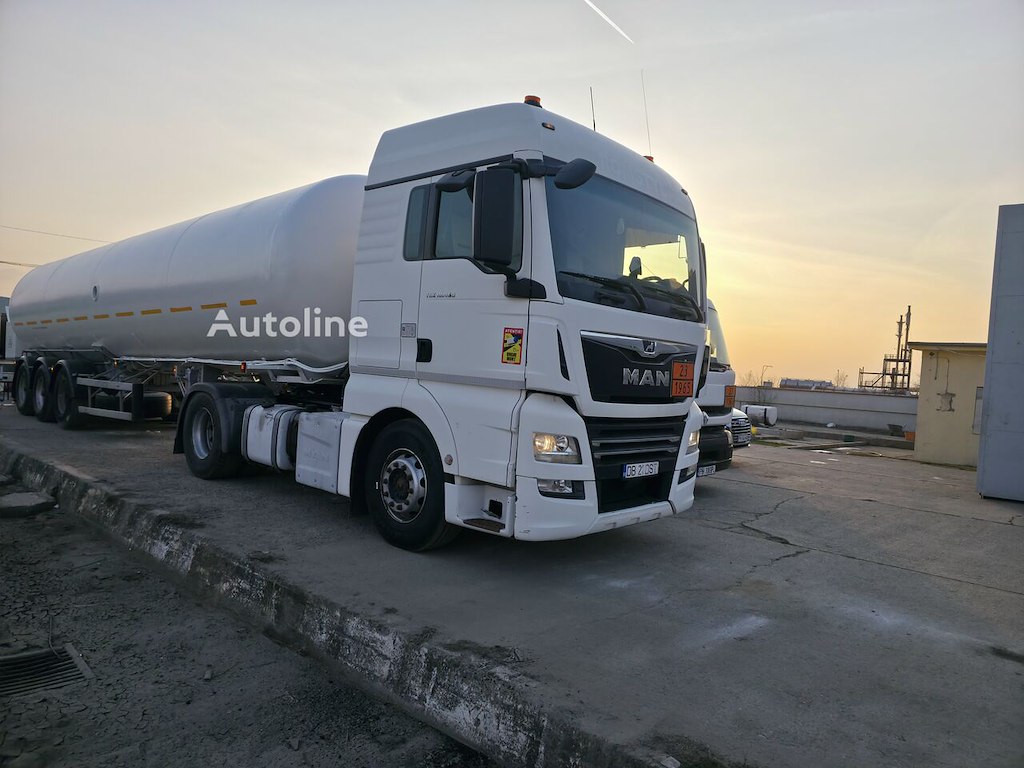 MAN TGX 18.460 tegljač + cisterna za goriva i maziva