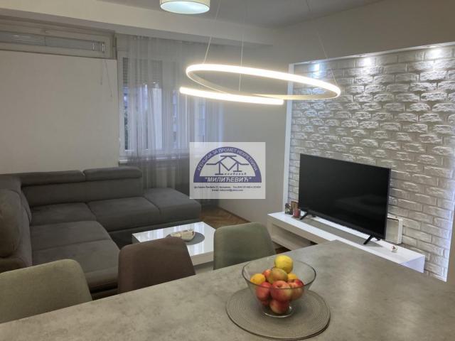 Prodaja, Stan, 52m2 , Kragujevac