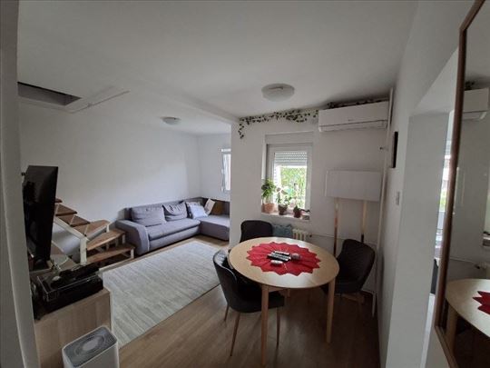 Samjuela Beketa 51m2+20m2 u potkrovlju, Uknjižen