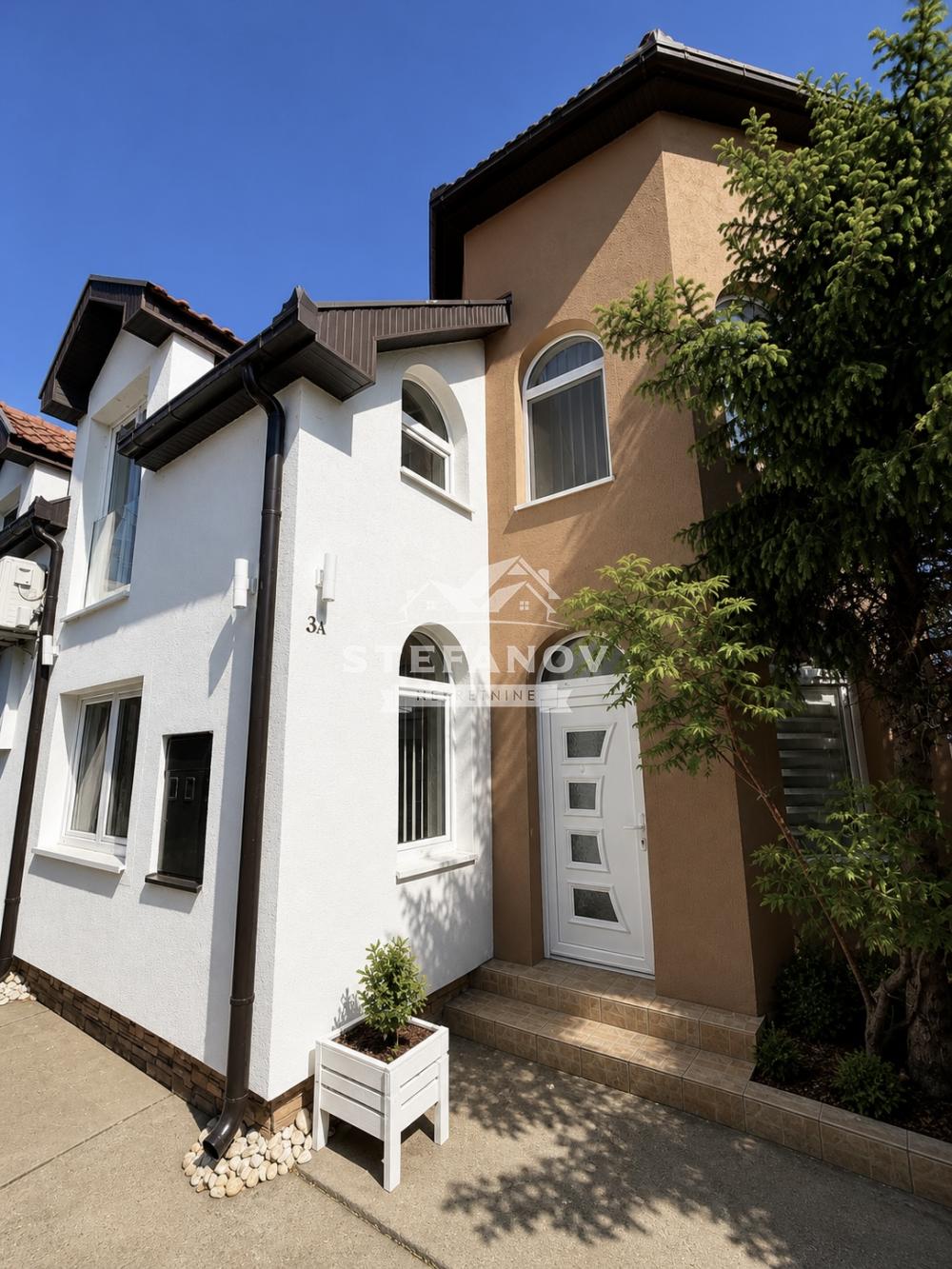 LUX spratna kuća i poslovni prostor Zeleno polje ID#2041
247.000 €