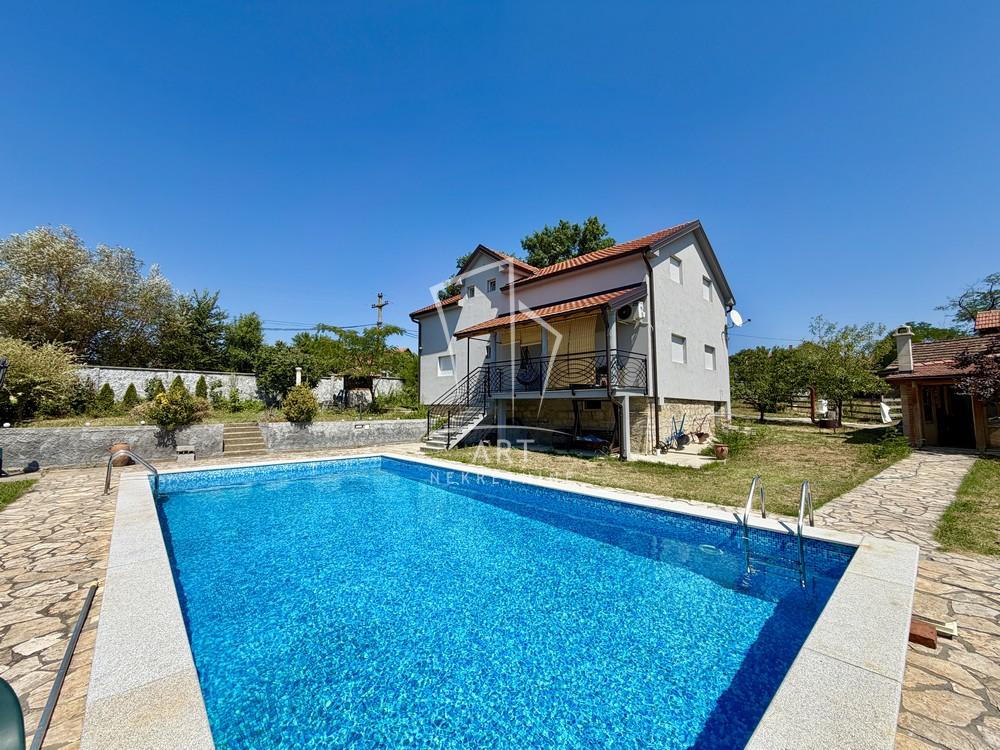 Izuzetna kuća, novogradnja, sa bazenom ID#16055
450.000 €