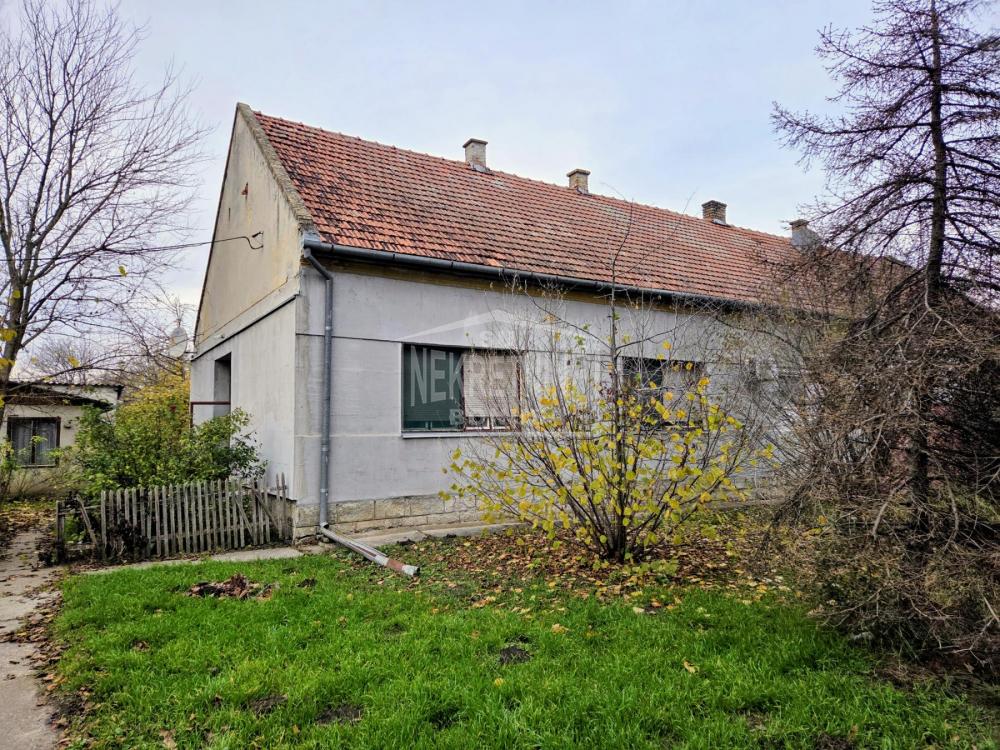 Subotica-Aleksa Šantić-kuća od čvrstog materijala ID#2241
30.000 €