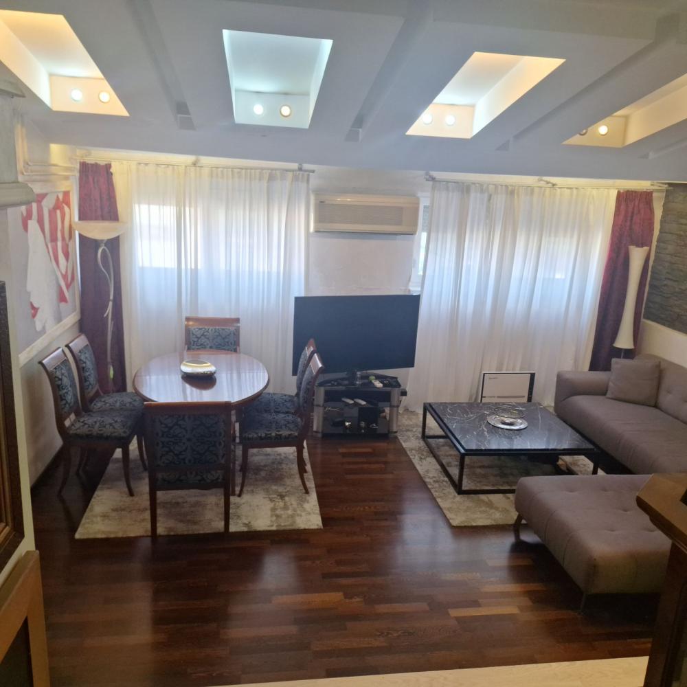 Luksuzan stan sa galerijom, terasom i pogledom na Košutnjak i Avalu ID#2876
300.000 €