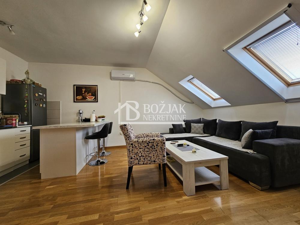 Trosoban stan, Mala Amerika ID#2301
75.000 €