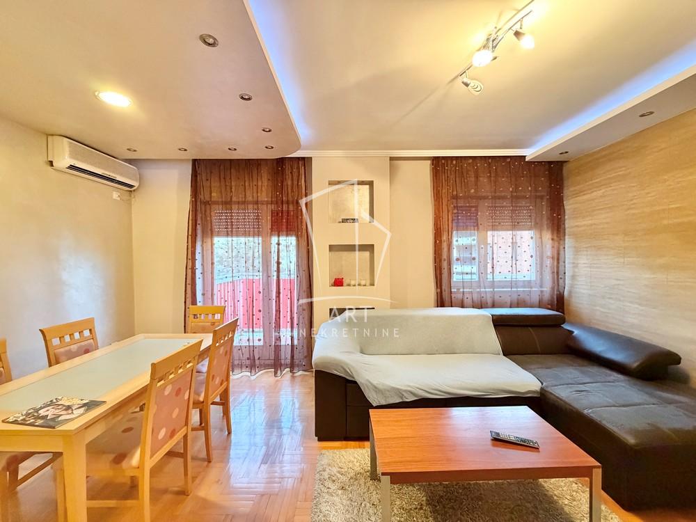 Trosoban stan na Konjarniku ID#16056
235.000 €