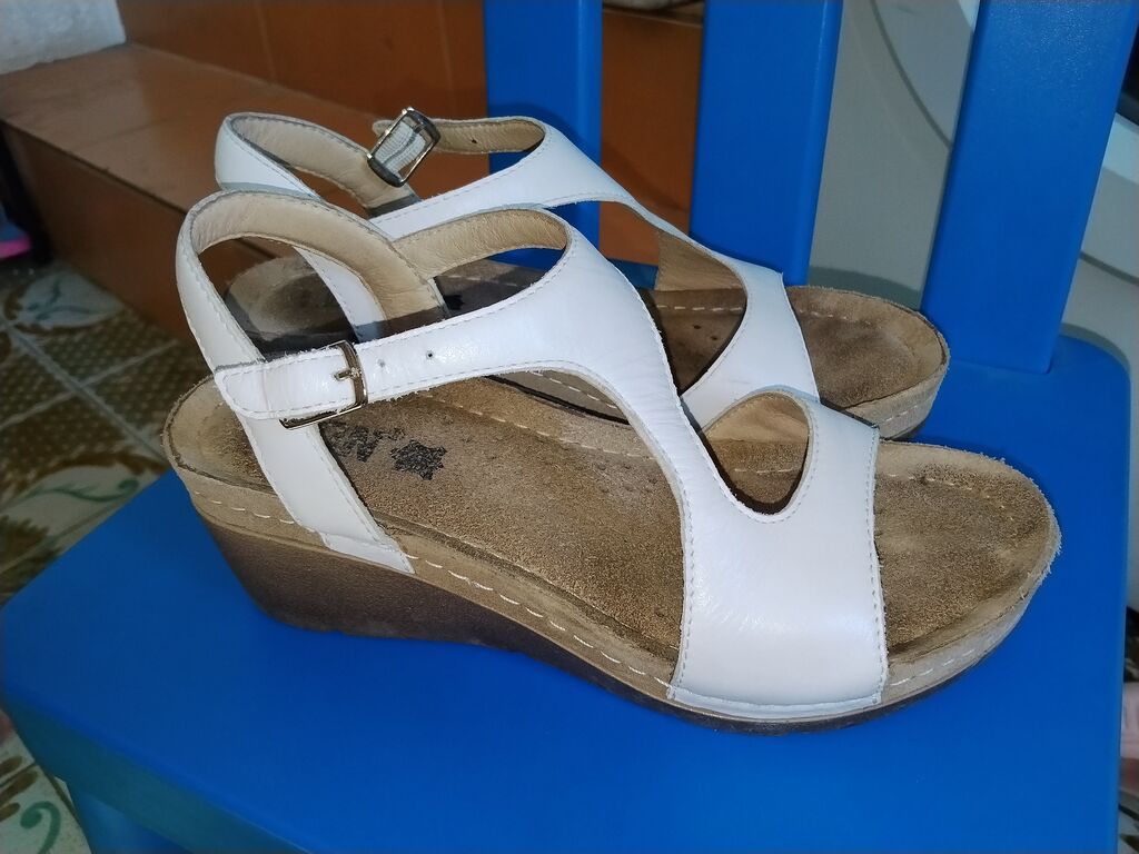 Ženske kožne sandale LEON na punu petu - Brend: LEON (utisnut logo na