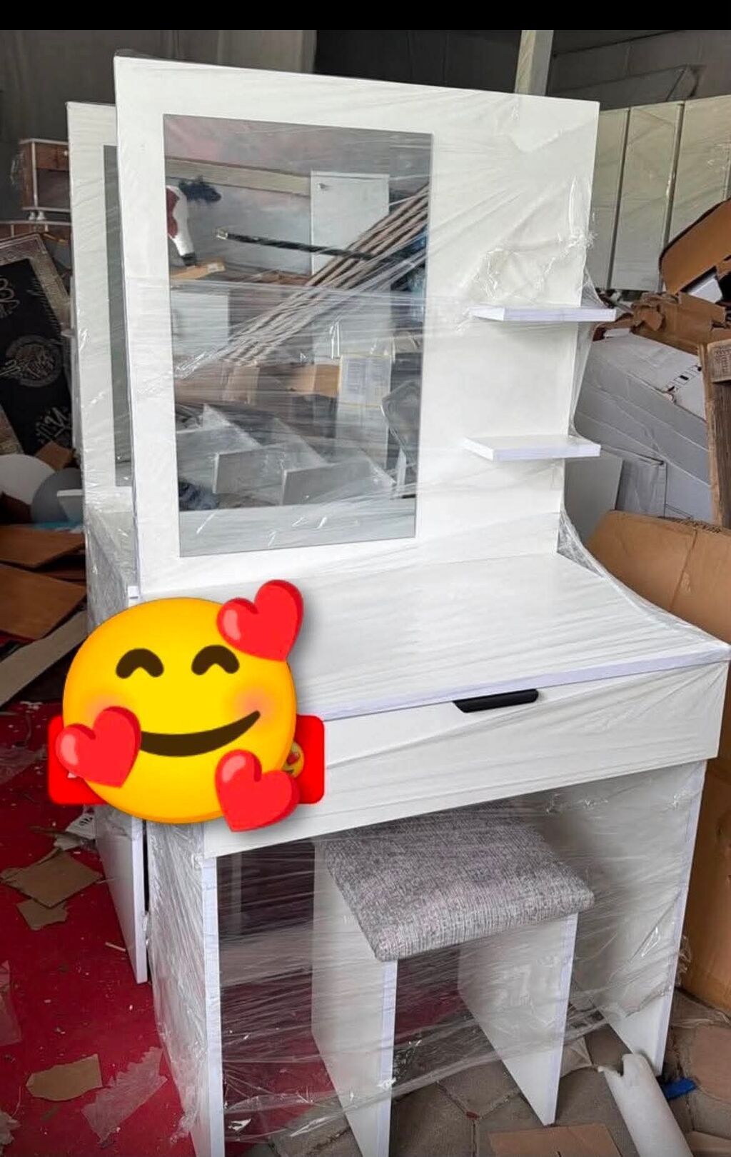 Fa, Toaletni sto sa ogledalom i tabureom - Moderan beli toaletni sto