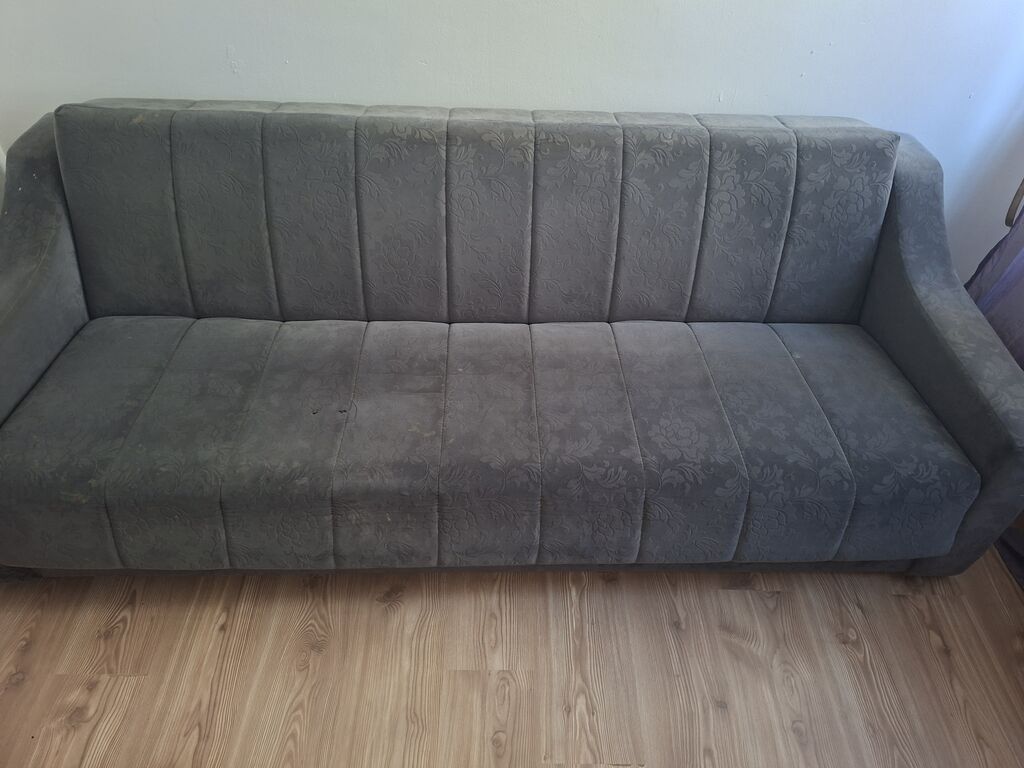 Sofa na razvlačenje sa kutijom za odlaganje - Tip: trosed na
