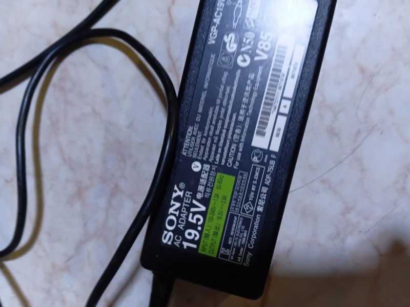 Sony Ac Adapter 19.5v3.9a