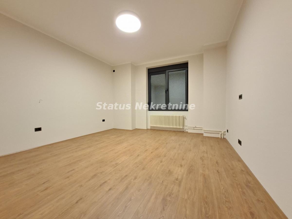 Troiposoban stan na prodaju, Centar, Novi Sad, 100m², 357.000 €