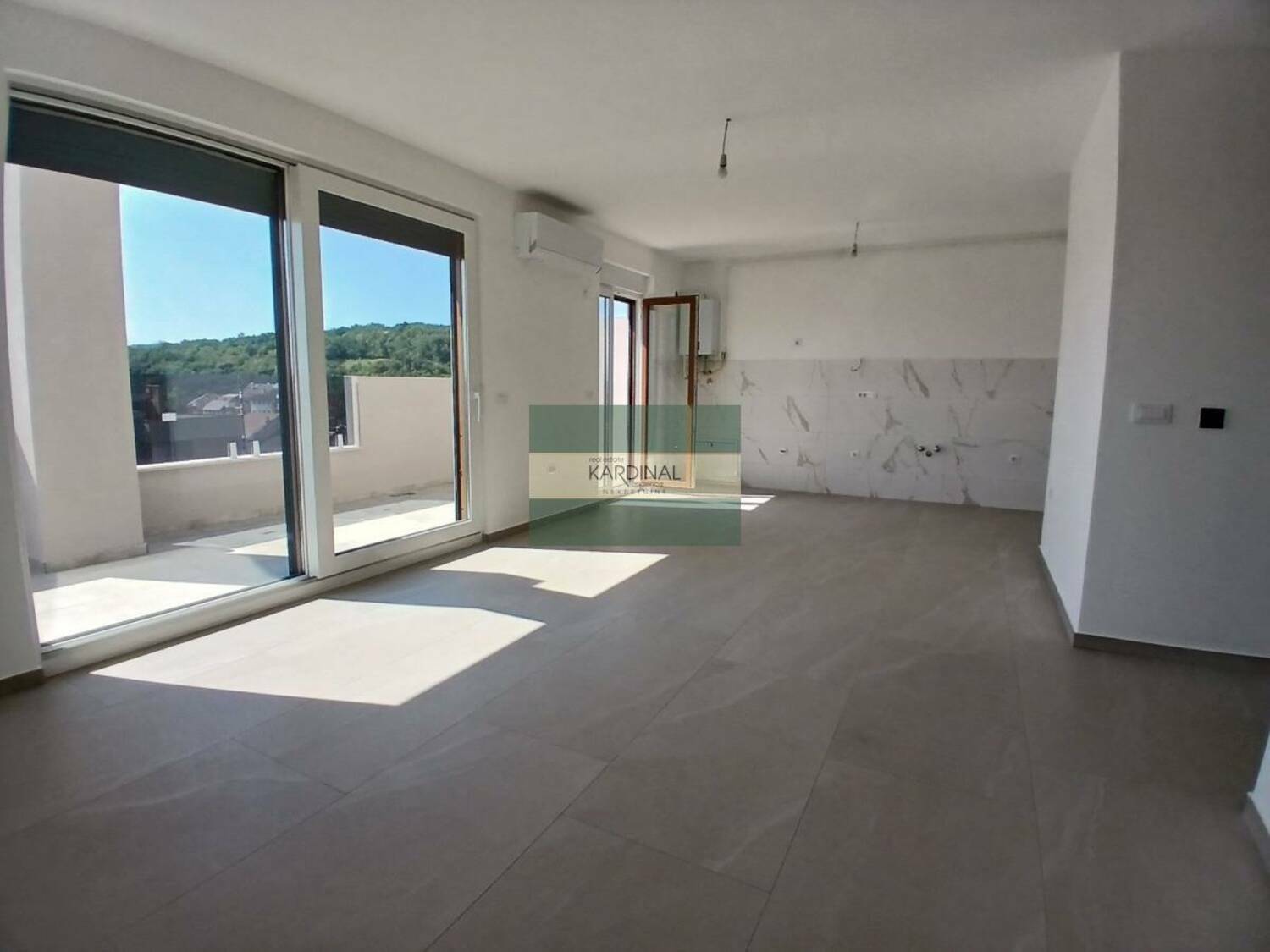 Trosoban stan, Jagodina | Prodaja · 76m² · 143.000€