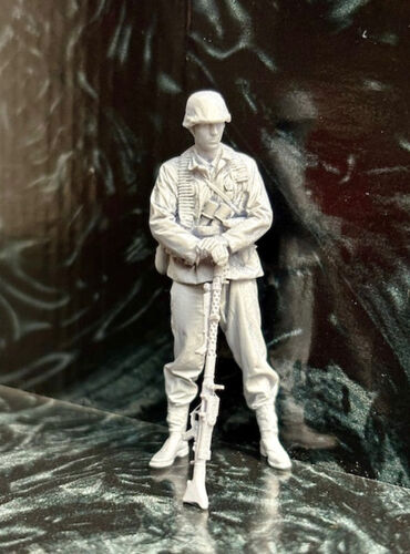NEW! 3d Scale Model Universe 72F037 German WW2 Late War SS Machine Gunner (1 Figure / 3D-Printed)