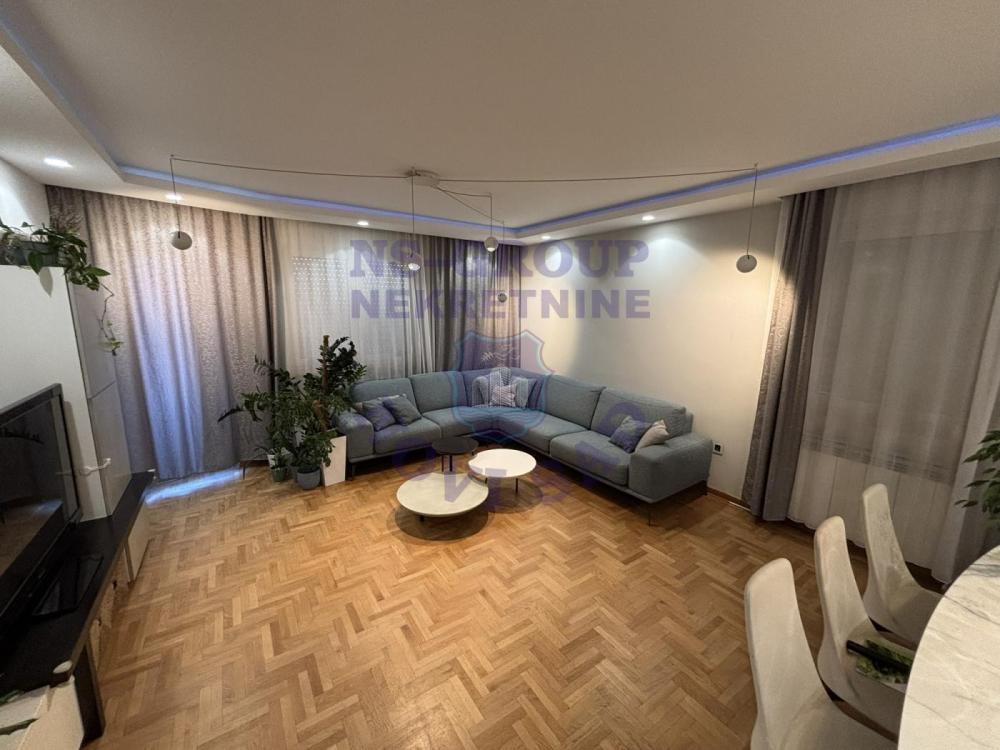 Trosoban stan na prodaju, 81m2, 226.600€