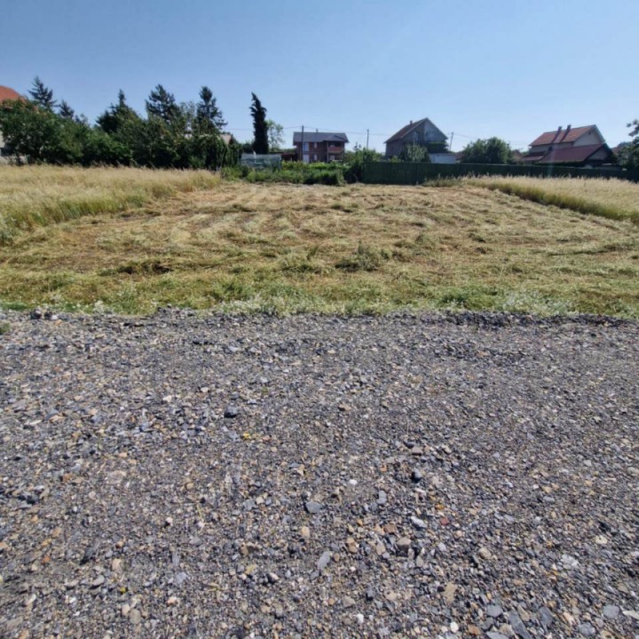 Barajevo-gradjevinski plac 5 ari