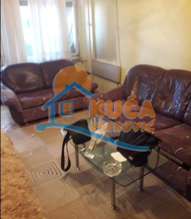 Trosoban stan, 89 m2, Centar, Trg 14. oktobra ID: i-09469