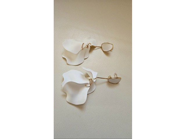 Matte petal drop dangle minđuše, novo
