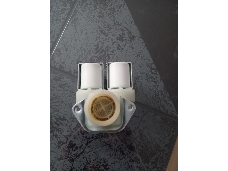 Dvodelni elektro ventil