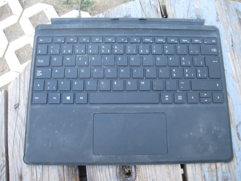 MICROSOFT tastatura za tablet-citaj opis