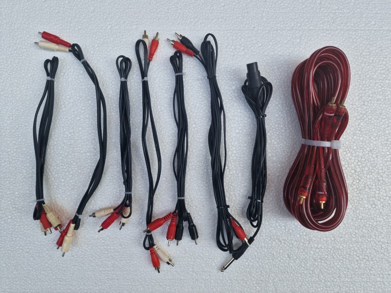 Audio kablovi 8 kom.