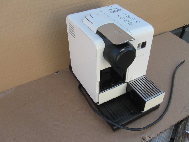 DeLonghi Nespresso kafe aparat -za delove