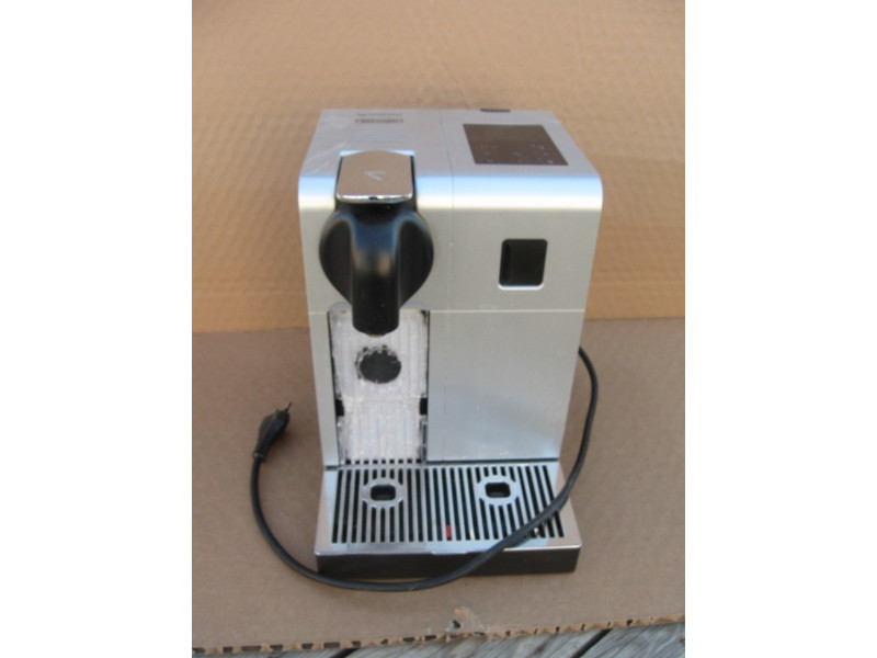 DeLonghi NESPRESSO kafe aparat-citaj opis