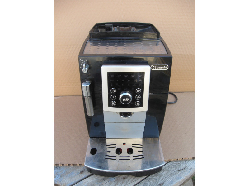DeLonghi kafe aparat za delove-citaj opis
