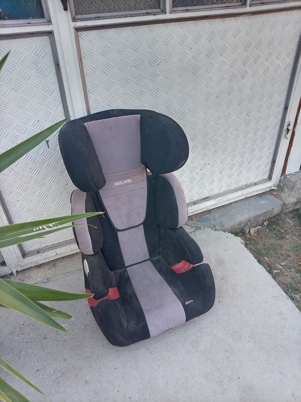 Dečije auto-sedište Recaro Milano - Tip: buster sedište sa naslonom