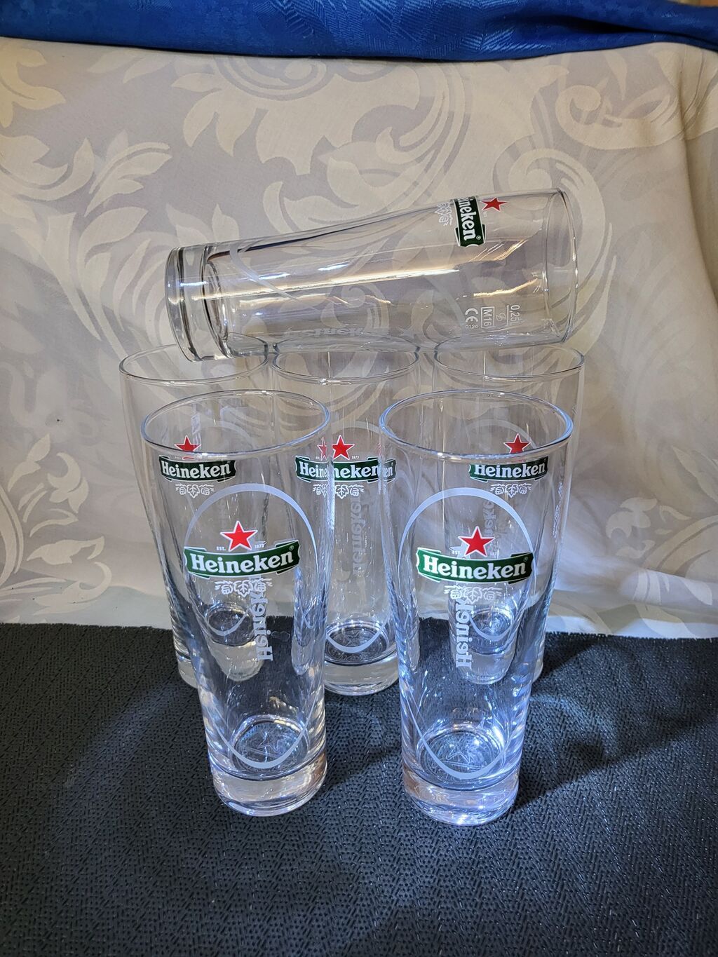 Case nove,vintaz Heineken.Model 1. Case Heineken bez ostecenja,sve na