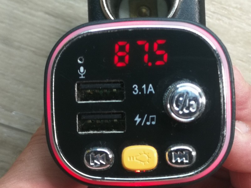 S-Link SL-BT306 blutut FM transmiter i auto punjac