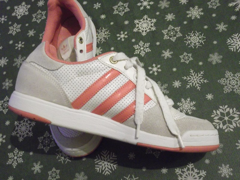 PATIKE -ADIDAS -Br 38.5- VJETNAM