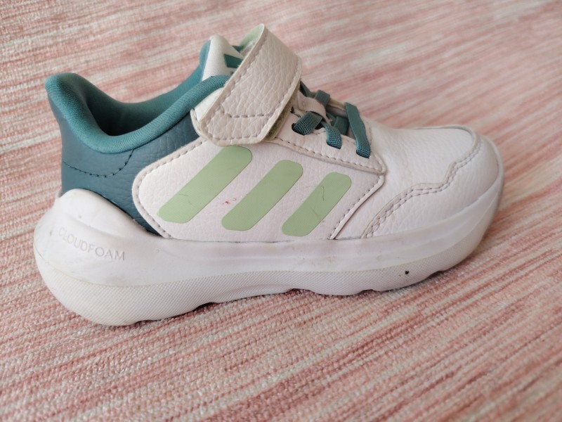 ADIDAS patike 28
