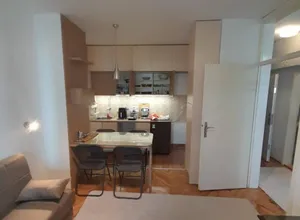 Izdavanje Stan - Novi Sad