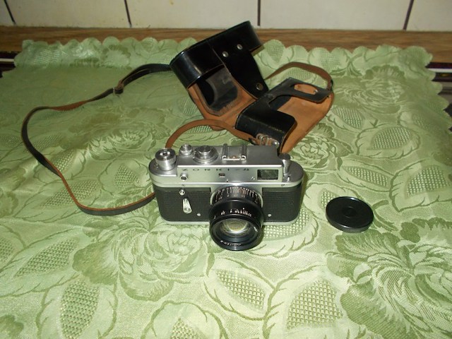 Zorki - 4 - stari ruski analogni fotoaparat
