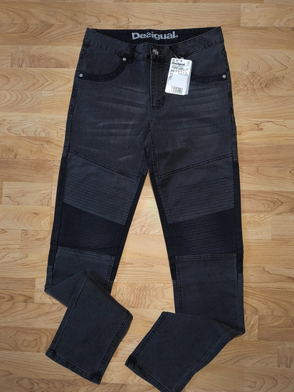 Desigual nove farmerice, sa etiketom DANAS 2000