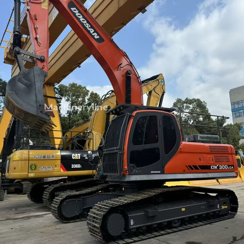 Doosan DX300LCA bager guseničar