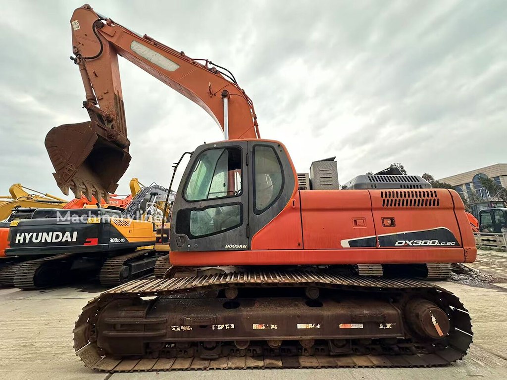 Doosan DX300LCA bager guseničar