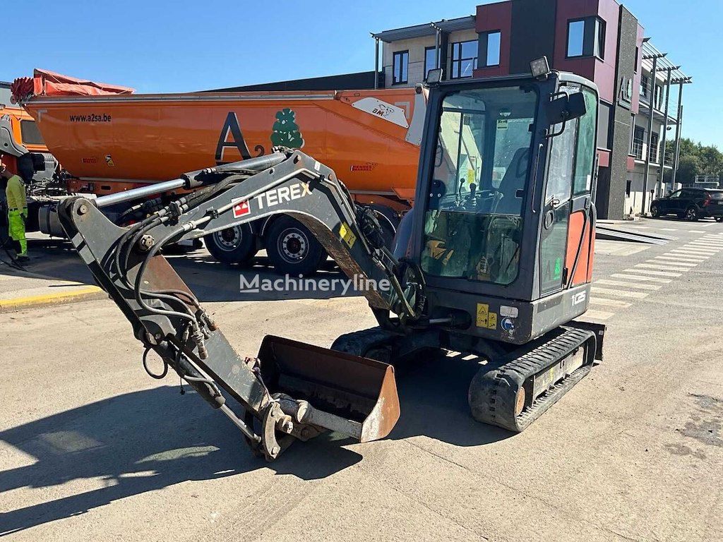 Prodaje se Terex TC25 mini bager na aukciji
