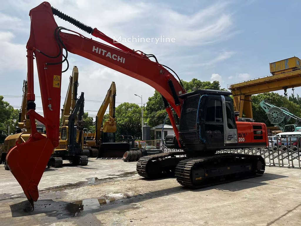 Hitachi ZX200-3G bager guseničar