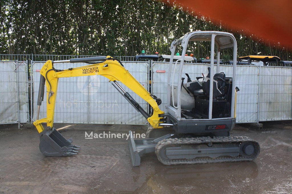 Prodaje se Neuson EZ28 mini bager na aukciji