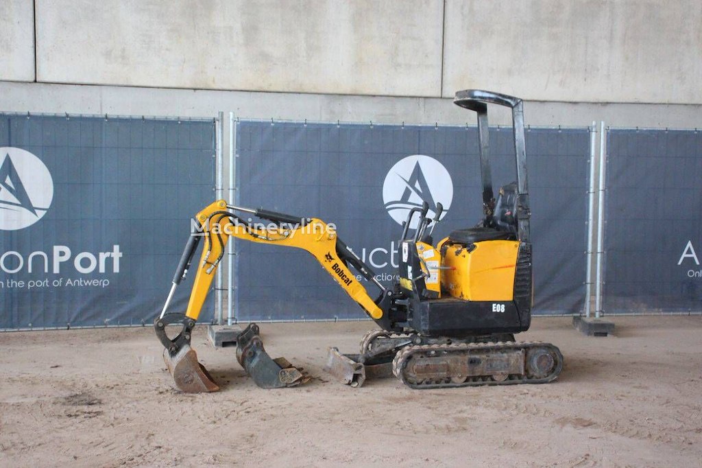 Prodaje se Bobcat E08 mini bager na aukciji
