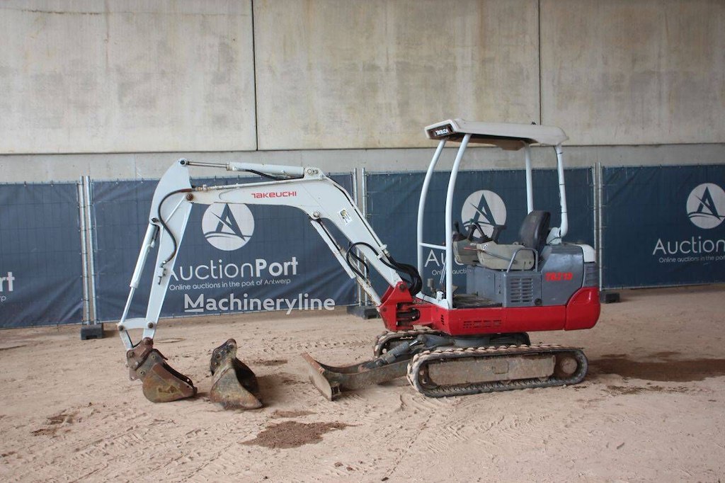Prodaje se Takeuchi TB219 mini bager na aukciji