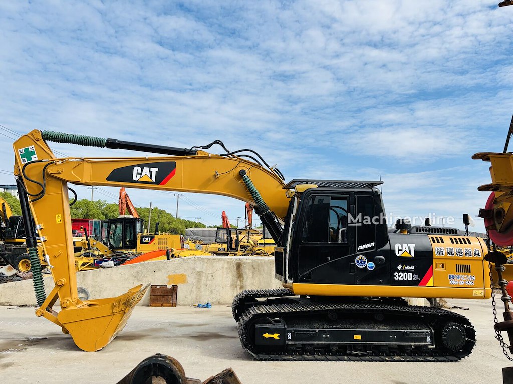Caterpillar 320D bager guseničar