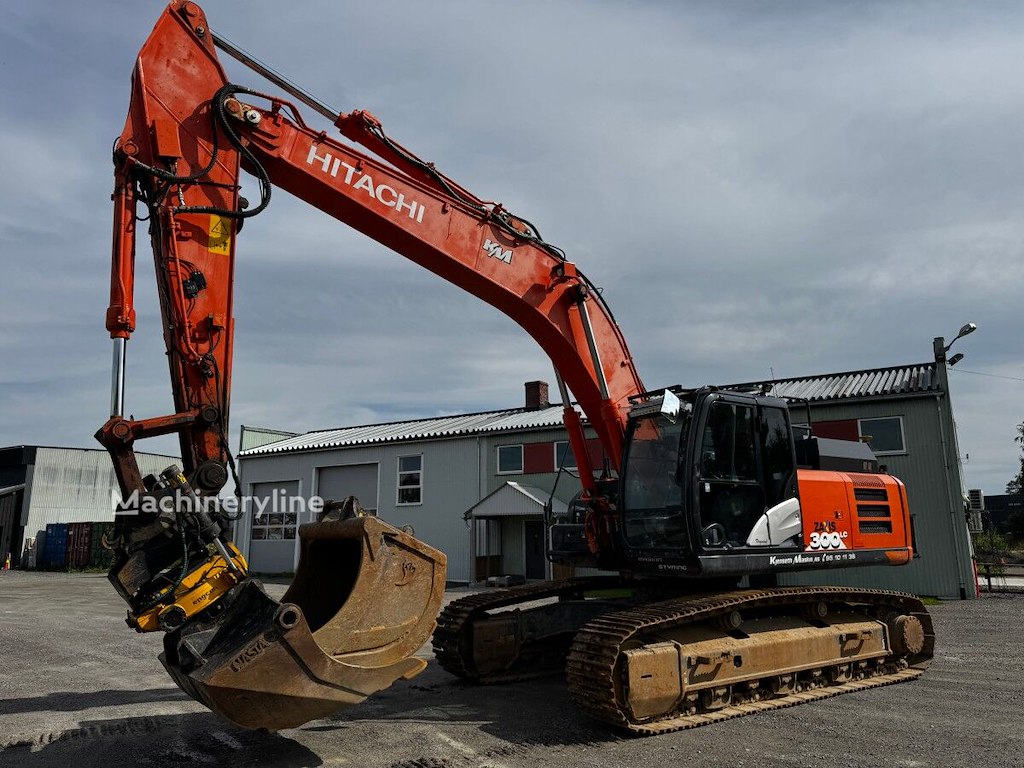 Prodaje se Hitachi Zaxis 300LC bager guseničar na aukciji